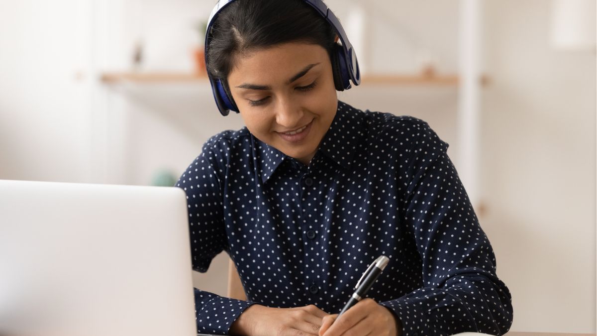 PTE Listening Tips for 2026: How to Avoid Common Mistakes